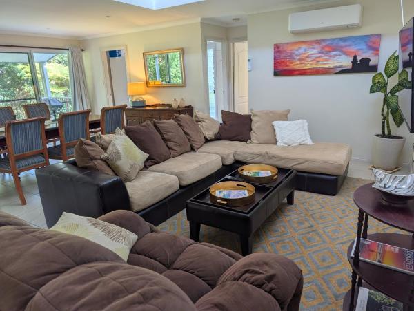 Rainforest Cottage - Lighthouse Beach, New South Wales
