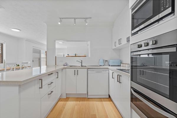 3-br - Stylish Gold Coast Coastal Getaway - Gold Coast