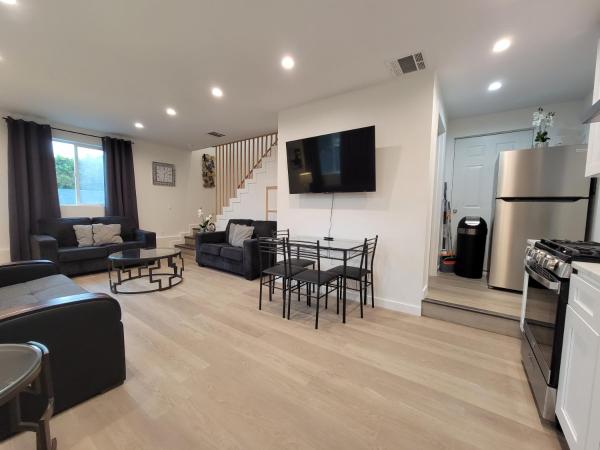 Spacious 2-bedroom, One And A Half Bath Home In Pico-robertson Near Beverly Hills And Cedars-sinai - West Hollywood, CA