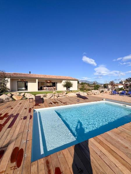 Casa Cagna, 3 Bedrooms, Heated Pool, 8people - Figari