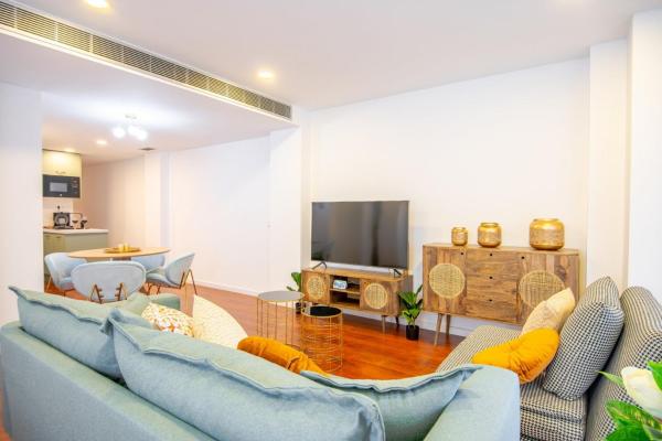 Expoholidays- Rueda Lopez Con Parking Gratis 4b - Almería