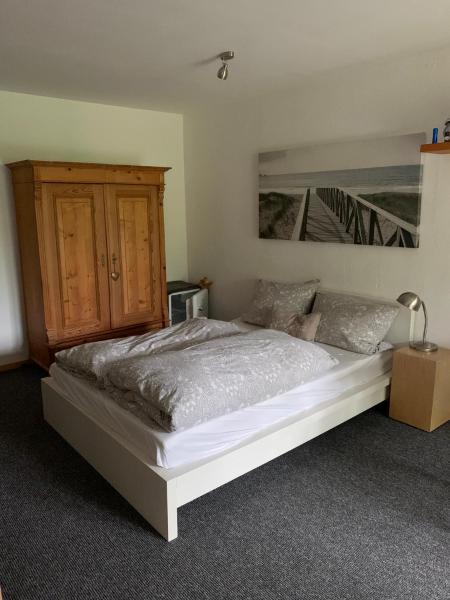 Souterrain Appartment, Eigene Dusche U Wc - Detmold