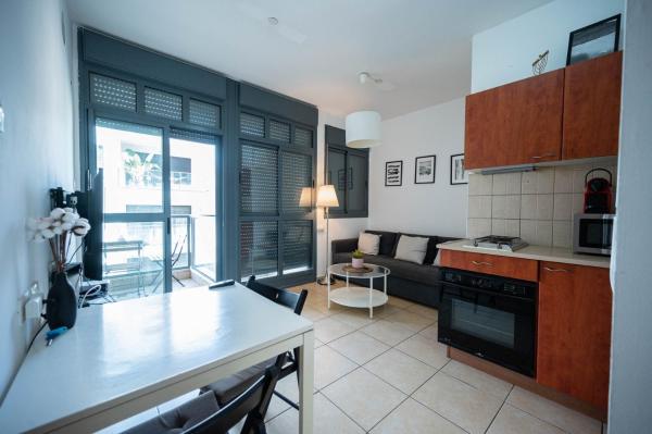 City Center 1 Bedroom Apartment & Parking By Vacay - Tel Aviv