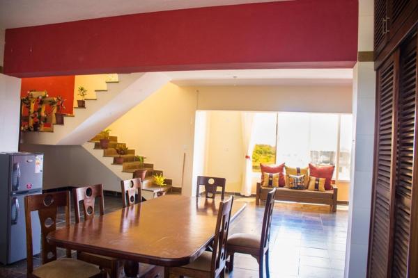4 Bed Flat - Sleeps 8 - Pets - Pool - Parking - Kenya