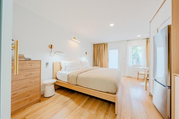 Green Island Inn - Wilton Manors, FL