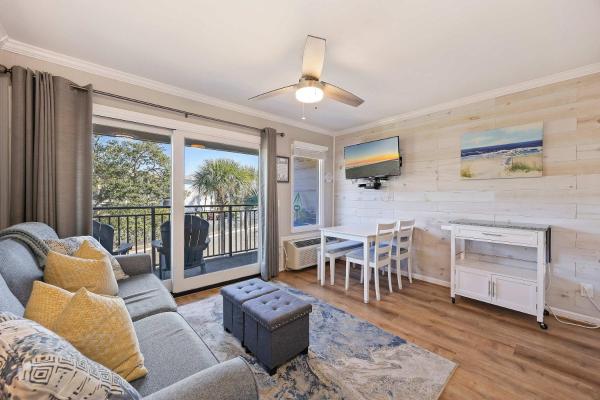 Seaside Villa With Ocean Views & Balcony Bliss - Hilton Head Island Beach