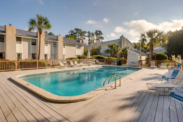 3 Mi To St Simons Beach: Gem W/ Pool Access & Deck - Georgia