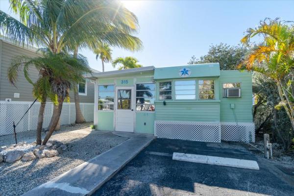 Cozy Conch Cottage - Florida Keys, FL