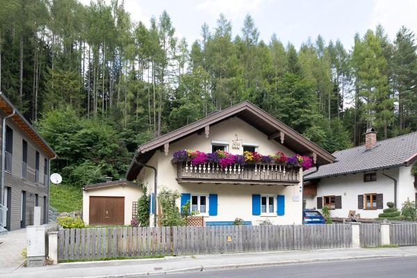 Alpenwohnung "Zum Schorschi" Mit Bergblick I Voll Ausgestattet I Ruhige Lage - Ettal