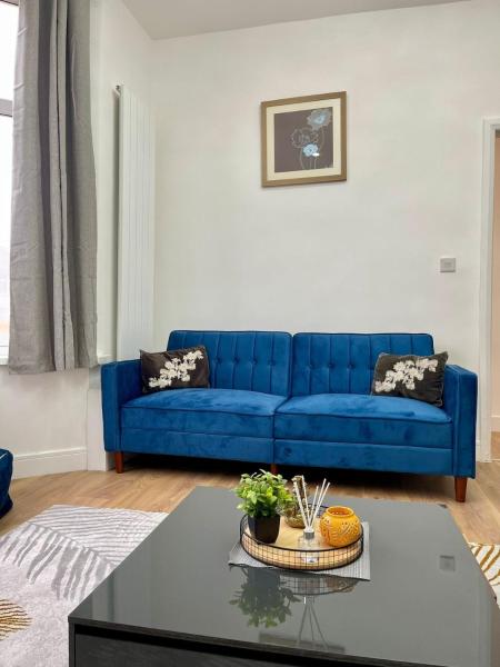 Brynglas M4 Gateway - 4 Bdr Business Family 20 Pct Off - Newport
