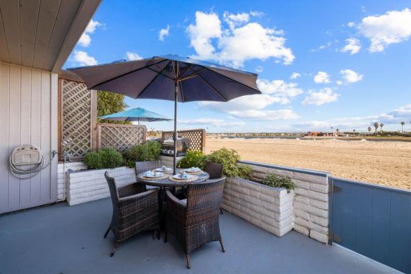Bayfront Getaway | 2br Retreat W/ Patio & Bbq, Steps To Sand - San Diego, CA
