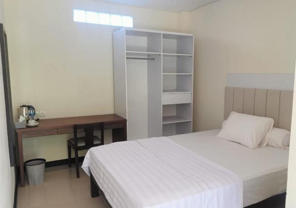 Eliyana Kost & Guest House - Labuan Bajo