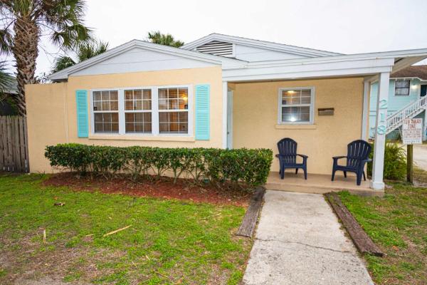 Beachside Cottage Home - Short Walk To The Beach - Neptune Beach, FL