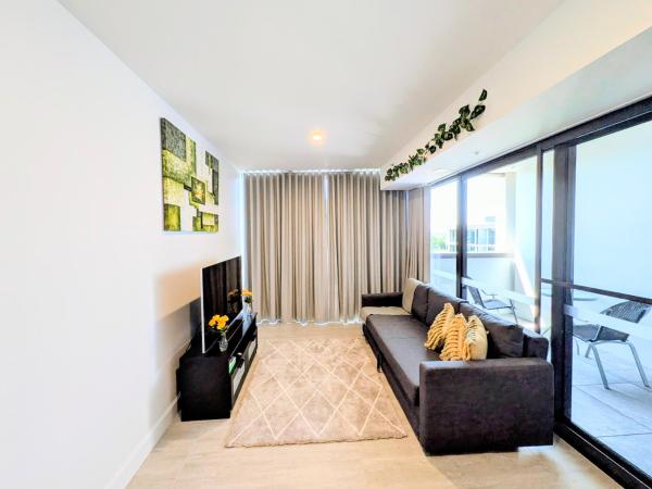 Brand New Cozy City Apartment With Balcony, Free Parking, Gym, Pool And Workspace - Canberra