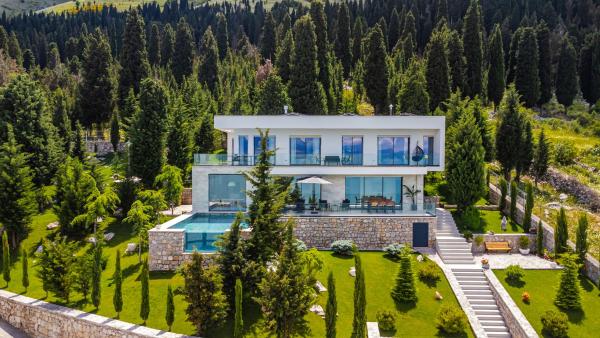 Horizon Villa Luxurious Lakefront Retreat By Pikhost - アルバニア