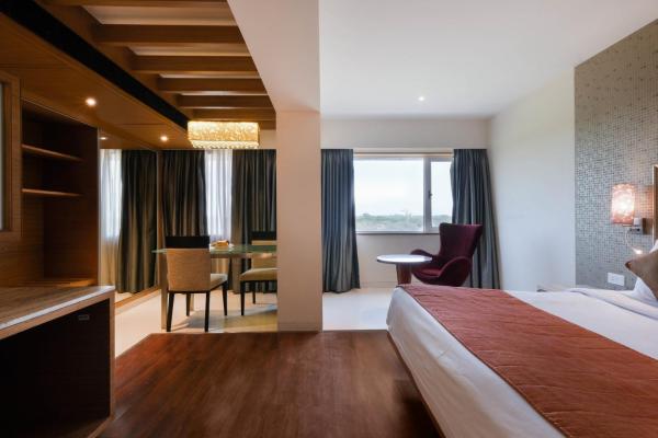 7 Apple Hotel - Viman Nagar Pune - Pune