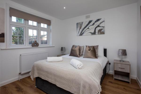 Woodfield Cottage Crawley 3 Br,parking,wifi,garden, Nearby Gatwick Airport, Contractor Friendly, Temporary Relocations, Business Travellers, Families - Crawley