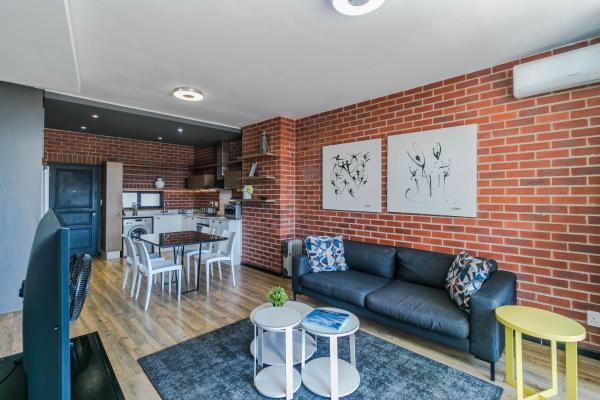 The Vantage 222 - Johannesburg