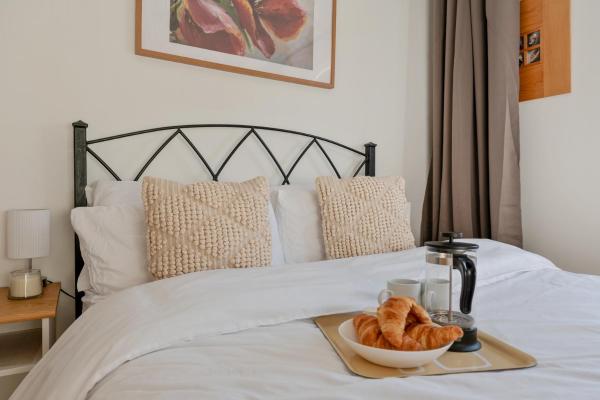 2br Docks View Free Parking Fast Wifi Terrace Balcony Tv Bbq Garden Access - Greenwich