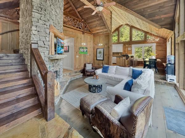 Four Seasons Mountain Escape - Blue Ridge, GA