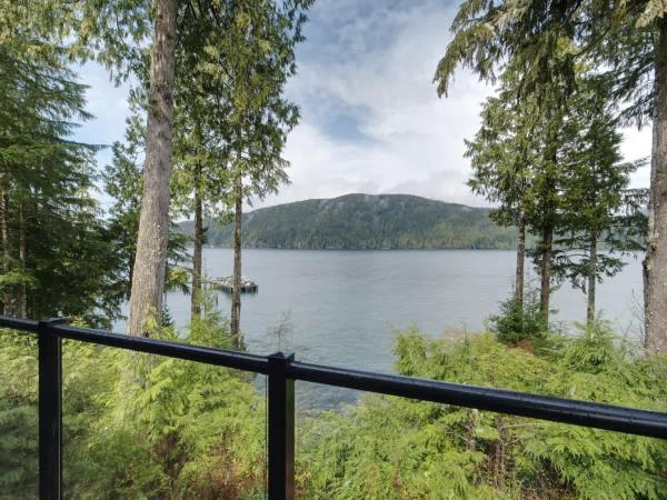 Hera's Cove - Oceanfront Oasis - Pet Friendly - Port Renfrew
