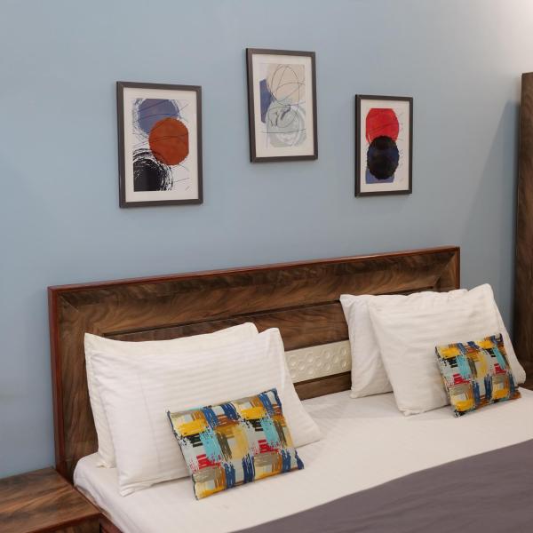 Karachi Inn - Karachi