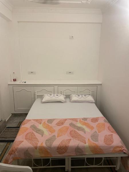 Affordable Private Ensuite Room With Balcony - Hyderabad