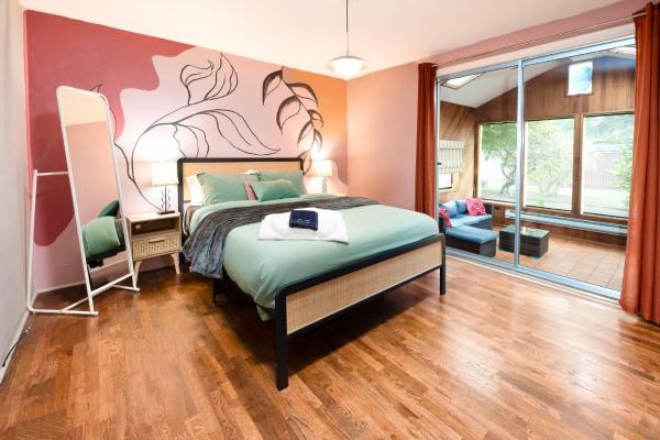 The Botanica Room At The Mod Pod - Eugene, OR