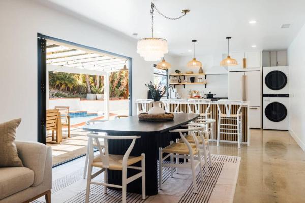 Palm Grove Luxe King, Wet Room & Chefs Kitchen - Vista, CA