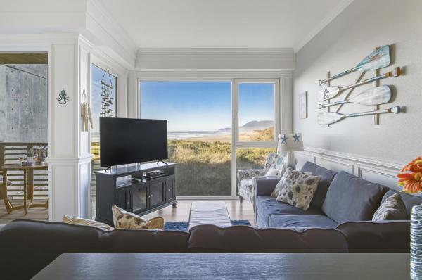 Sea The View - Oceanfront Condo - Rockaway Beach, OR