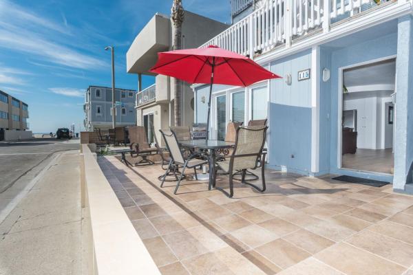 Pet-friendly 3br W Ac, Oceanview Patio, Steps From Beach By Beachview Rentals - Newport Beach, CA