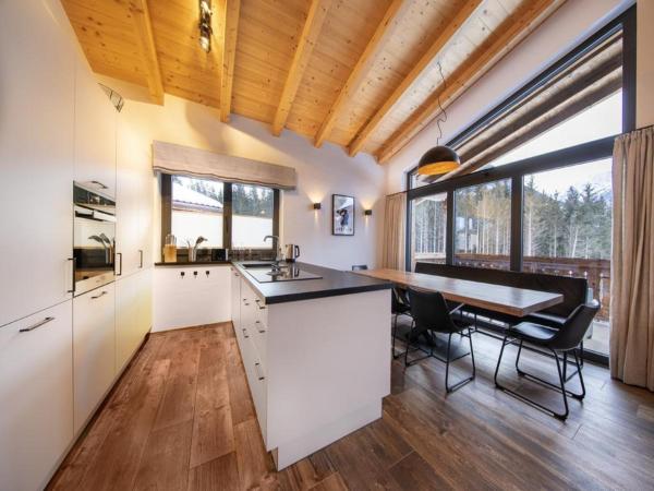 Chalet In Neukirchen By The Slopes - Königsleiten