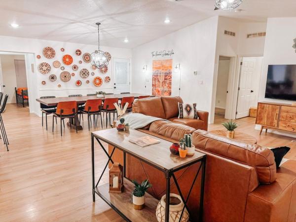 8br 5ba, Sleeps 20, 15 Min To Sedona, Walk To Trails! - Cottonwood, AZ