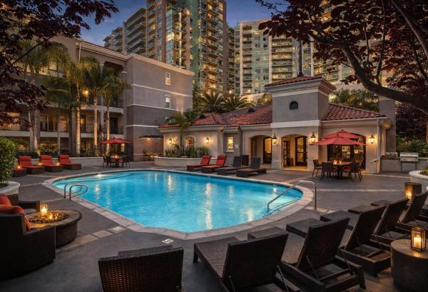 Modern 1 & 2 Bedroom Apartments Near Venice & Mdr With Pool Gym & Cinema - El Segundo, CA