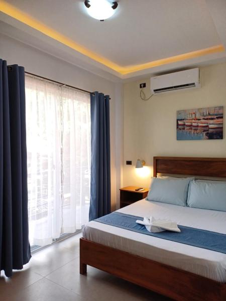 Elisha's Guest House - Coron