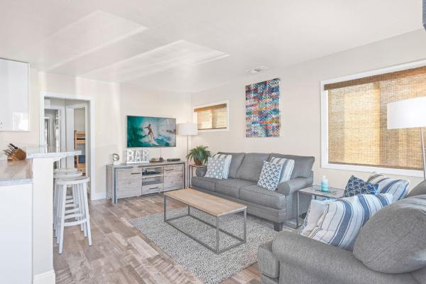 Cozy 2br Cottage W Ac, Prime Location One House From Sand By Beachview Rentals - Newport Beach, CA