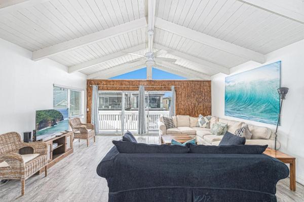 Charming Oceanview 3br Half Block To 29th St Beach By Beachview Rentals - Newport Beach, CA