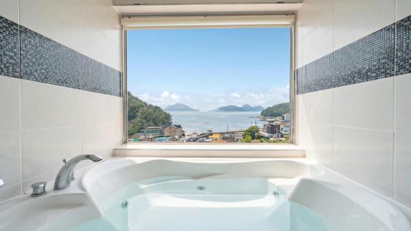 Geoje Gaonara Pension - South Korea