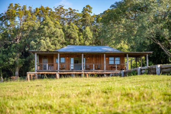 The Hitching Rail Hut - Relax, Unwind & Reconnect - Coramba