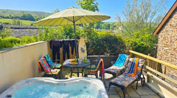 Croyde Thatchers Hideaway 2 Bedrooms - Rockham Bay