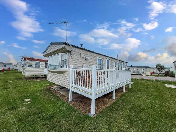 Homely 8 Berth Caravan At California Cliffs Near To Scratby Beach Ref 50008g - Caister-on-Sea