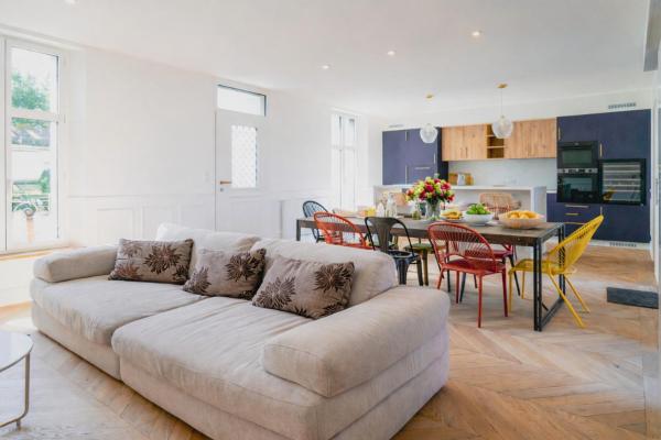 Jolie Maison De Ville Rénovée Avec Goût Proche Toutes Commodités Quartier Arago Les Sables - 13 Personnes - Bretignolles-sur-Mer