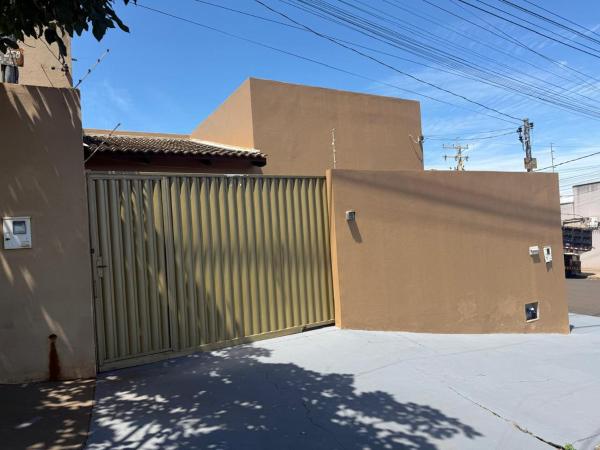 Linda Casa E Funcional Prox Br 060 Go E Ao Centro - Jataí