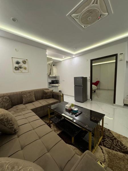 The Bloom Light-filled 1br With Joyful Vibes - Lahore
