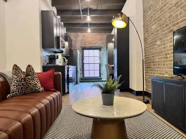 Brick & Bed Riverfront Lofts, T 410 - St. Louis, MO