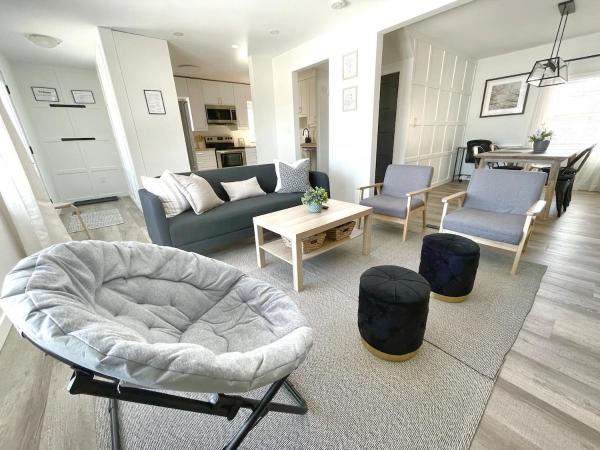 Montague View - Entire Home Across From Lakeview Park - Saskatchewan