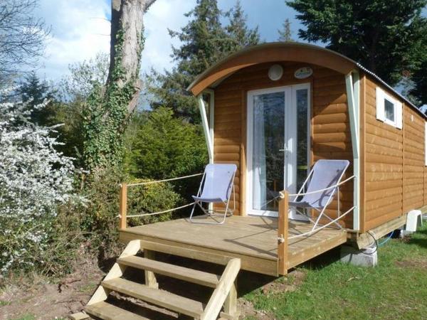 Charmante Roulotte Avec Terrasse à Binic - Api-1-52-1476 - Pordic