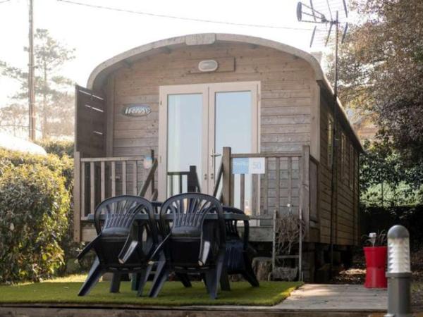 Charmante Roulotte Avec Terrasse Et Cuisine éQuipée - Api-1-52-1506 - La Plaine-sur-Mer
