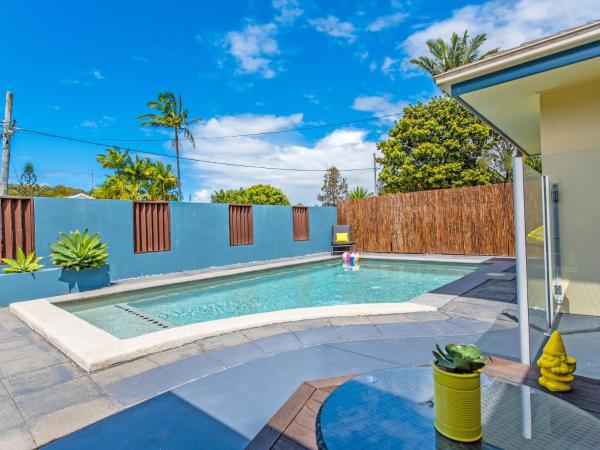 Coolum Waves Pet Friendly Holiday House - Noosa