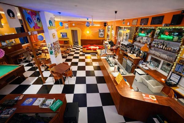 Sunflower Beach Backpacker Hostel & Bar - Rimini